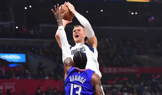 The Lone Ranger 3 giants reversed the Clippers with 73 points!Boshen 30 ...