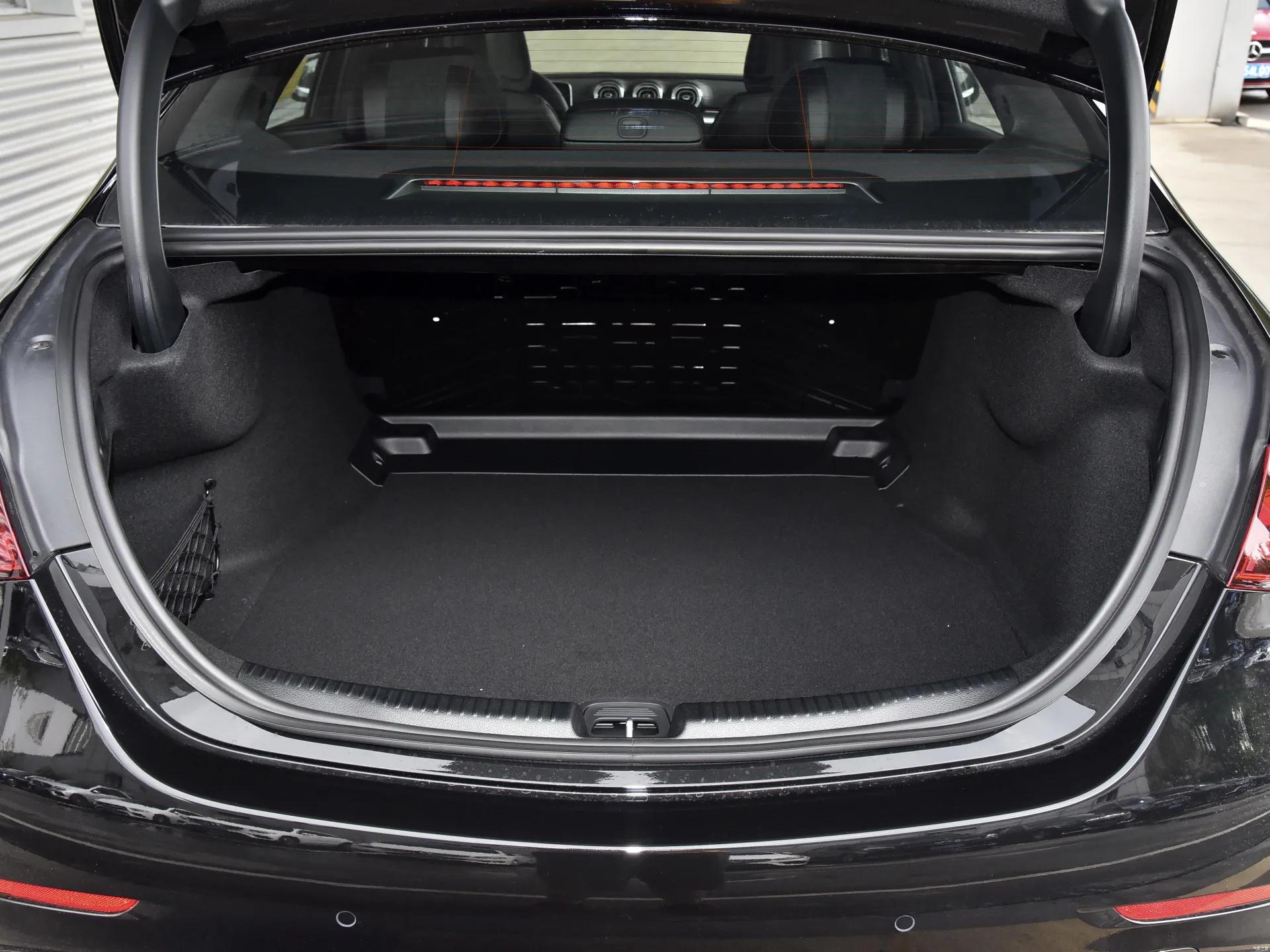 Mercedes-Benz C-Class 2022 C260L Sport Edition - iNEWS