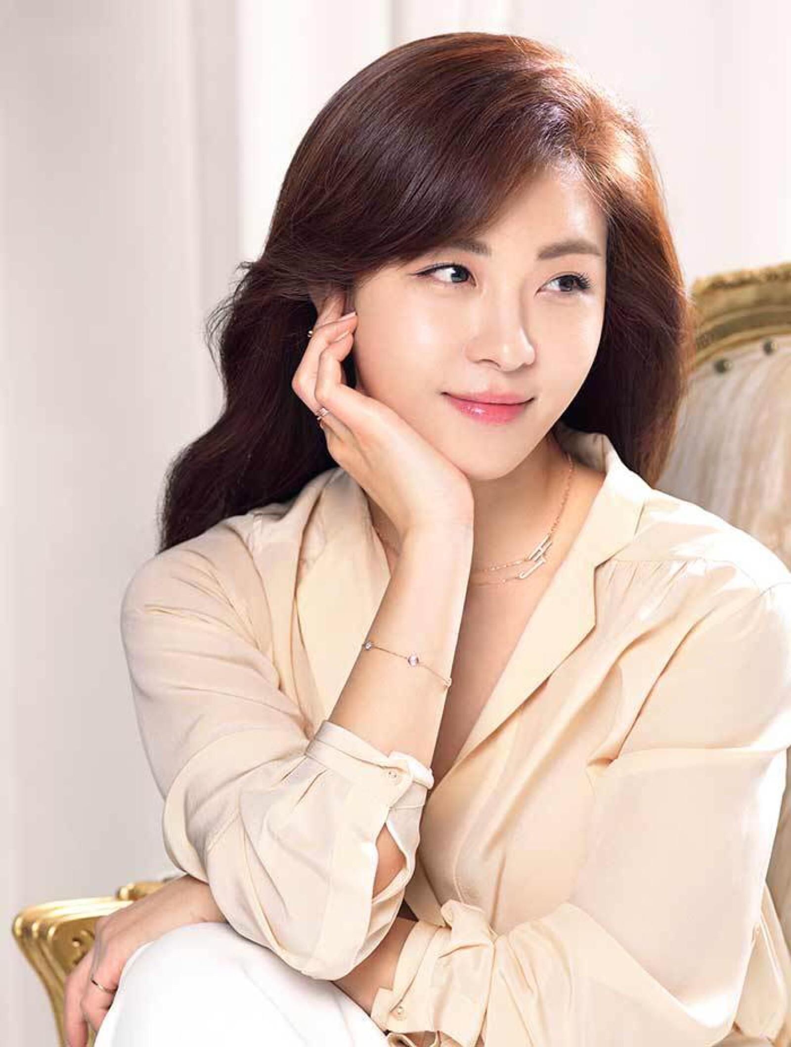 Changeable Girl-Ha Jiwon - iNEWS