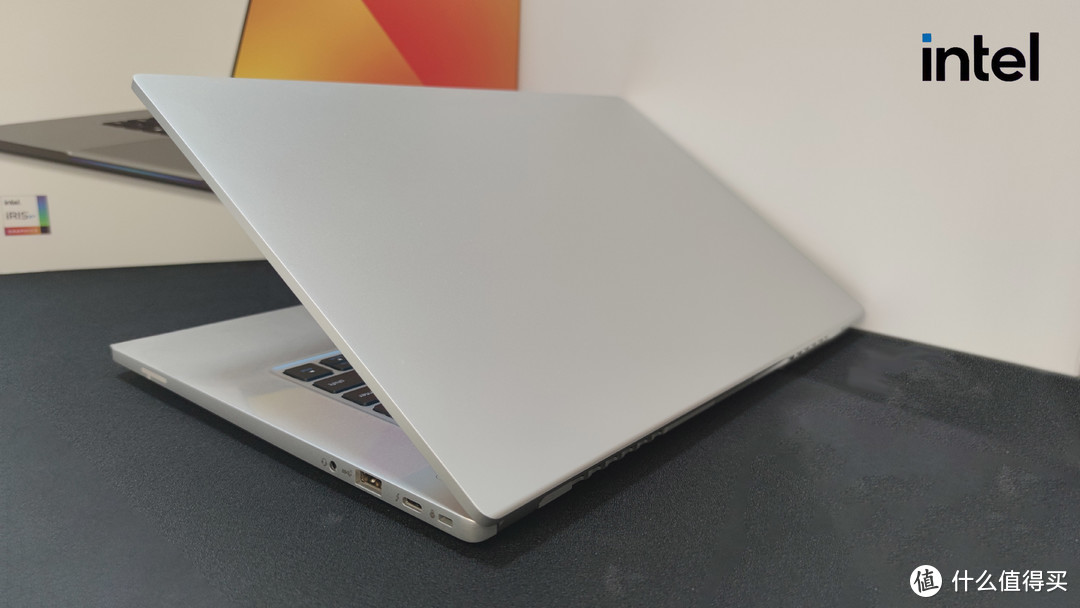 Intel Intel NUC M15 Laptop Kit 11th generation white-brand notebook ...