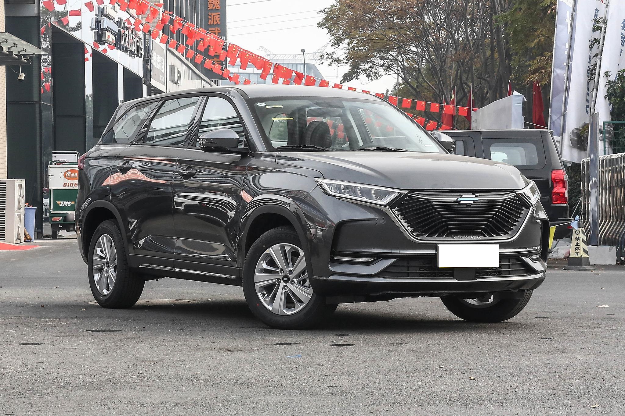 With 100,000 in hand, buy a SUV with ample space and durable skin ...