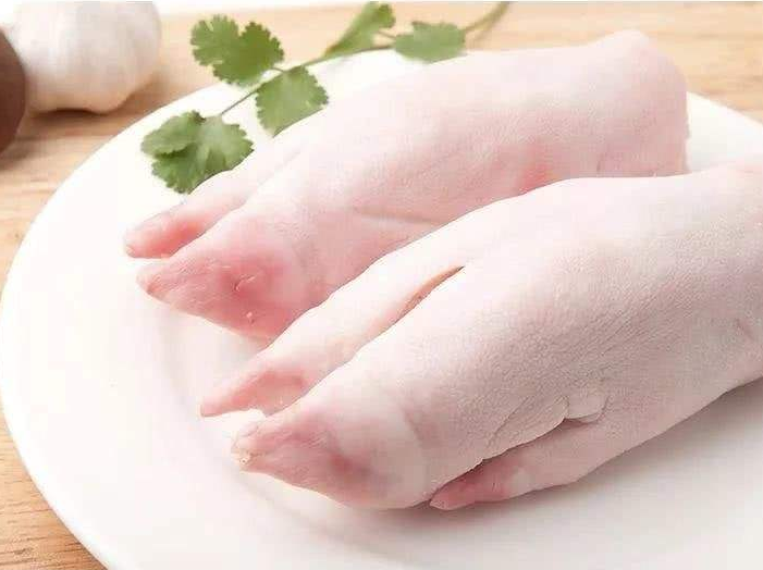 The new Cantonese style of pork knuckle: no soup or braised, the pork ...