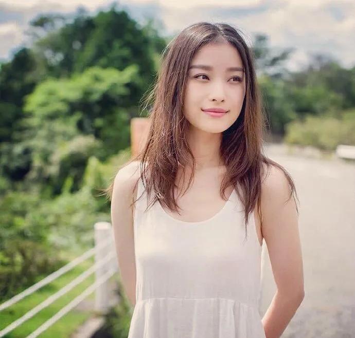Beautiful girl Ni Ni - iNEWS