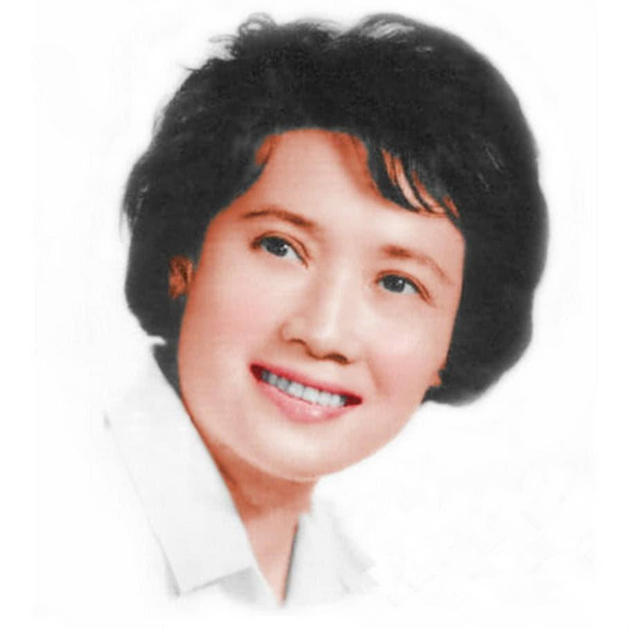 "Singing Lady" Shen Yan is stubborn, she chooses to be a junior, and ...