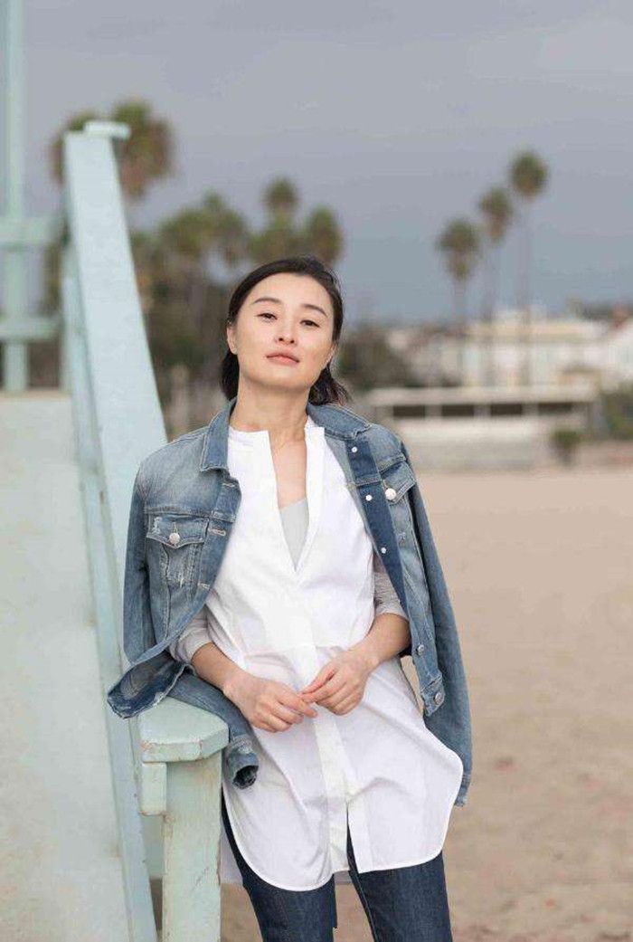 51-year-old Wu Yue is really elegant to the bone, with minimalist but ...