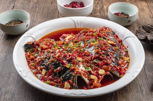 Hunan specialties: chopped pepper fish head - iNEWS
