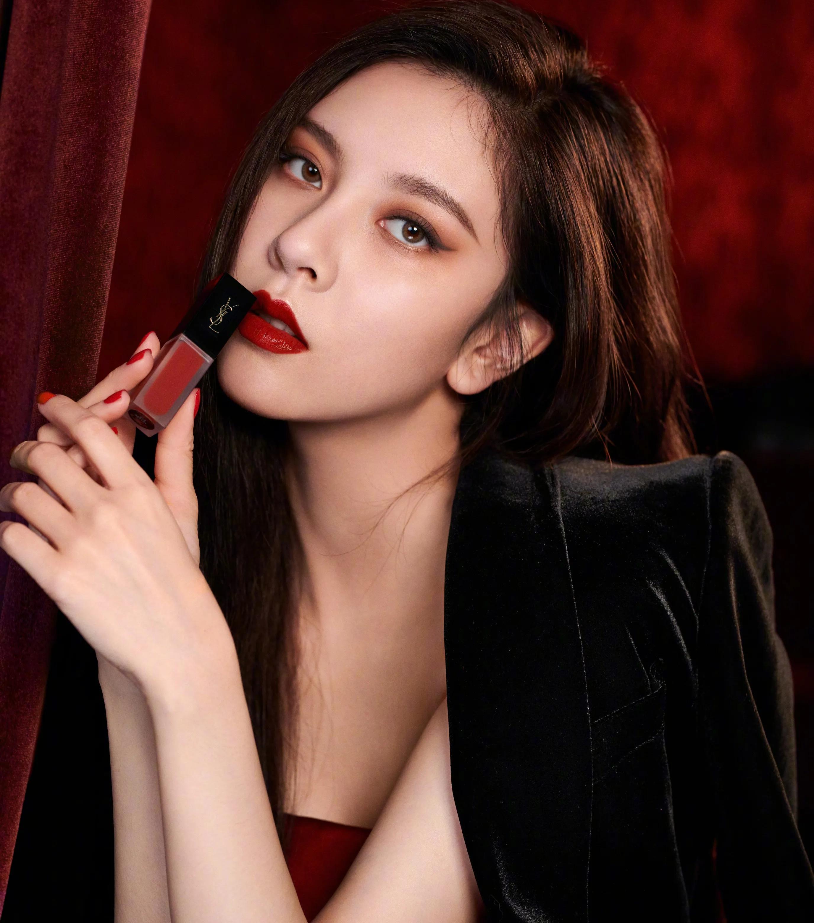 More hype than works Song Yanfei - iNEWS