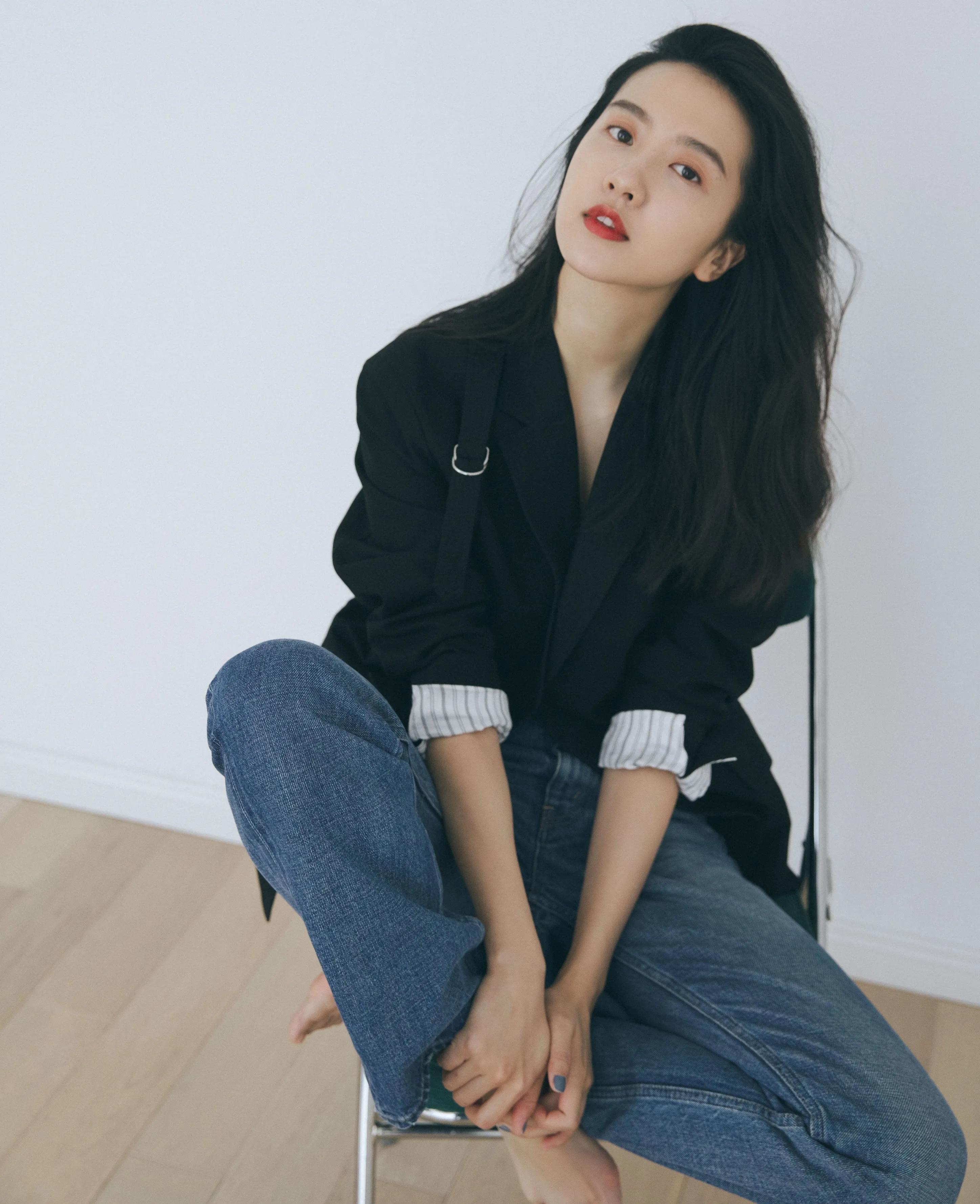 Interpreting a Thousand Faces of Life Xu Lingyue - iNEWS