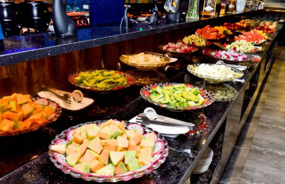The 4 most expensive dishes in the buffet are hidden in the corner by ...
