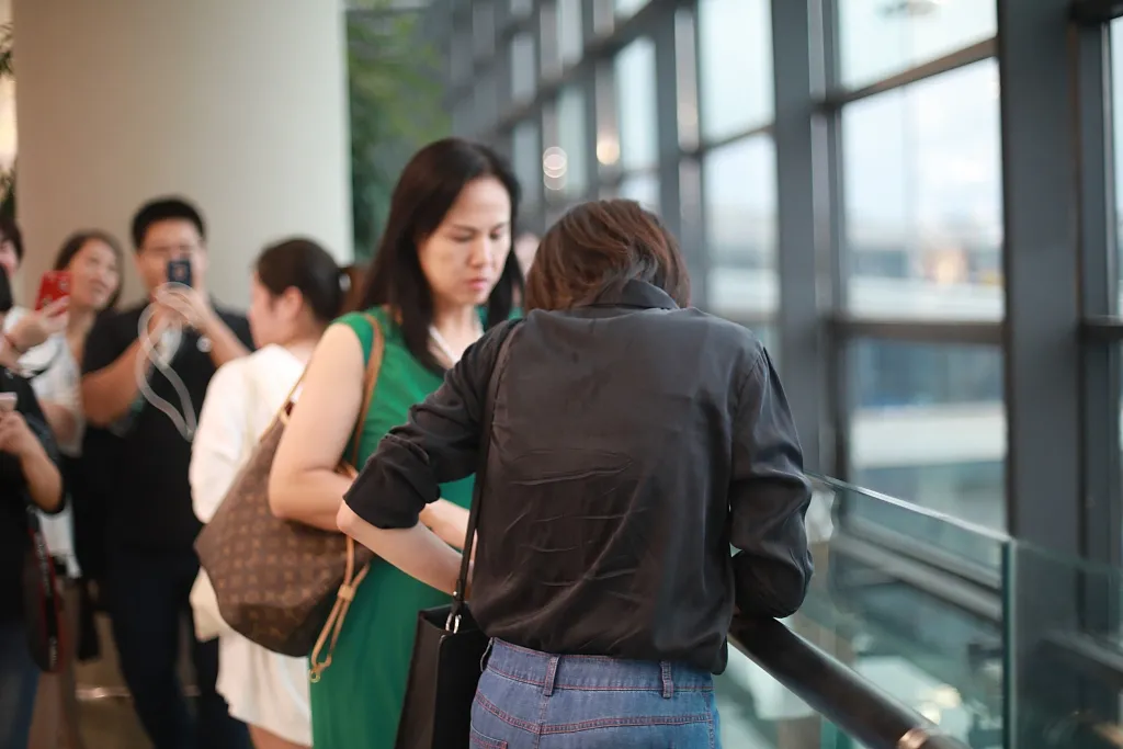 Zheng Shuang: Mom, you owe me an apology - iNEWS