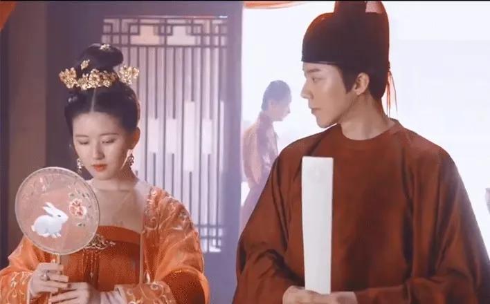 Smoking and shaking legs were criticized for collapse, Liu Yuning's ...