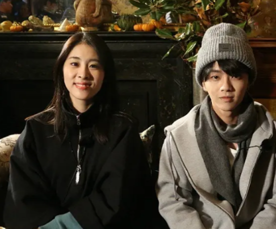 Zhang Bichen was officially declared as a mother, and his father Hua Chenyu wrote a compliment ...