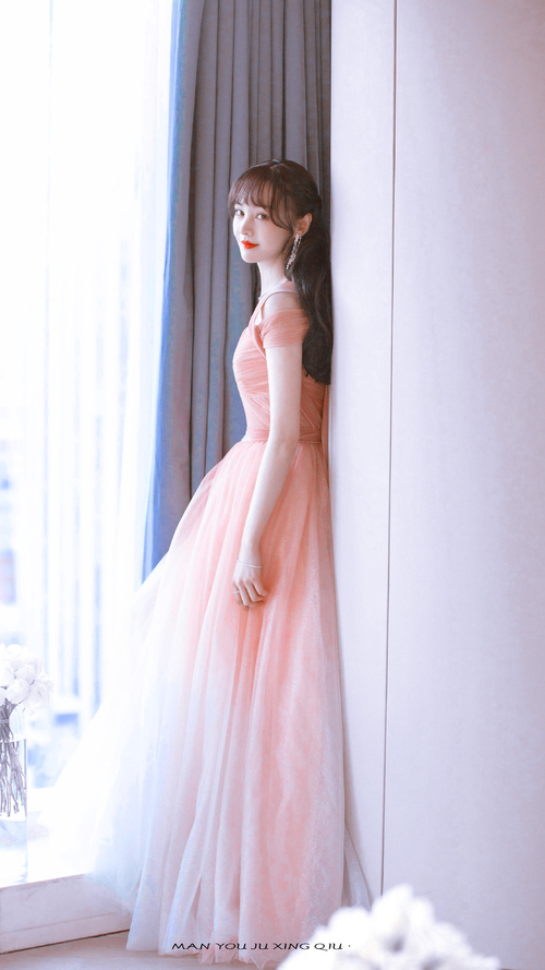 I guess everyone misses Zheng Shuang, Xiao Shuang is here - iNEWS