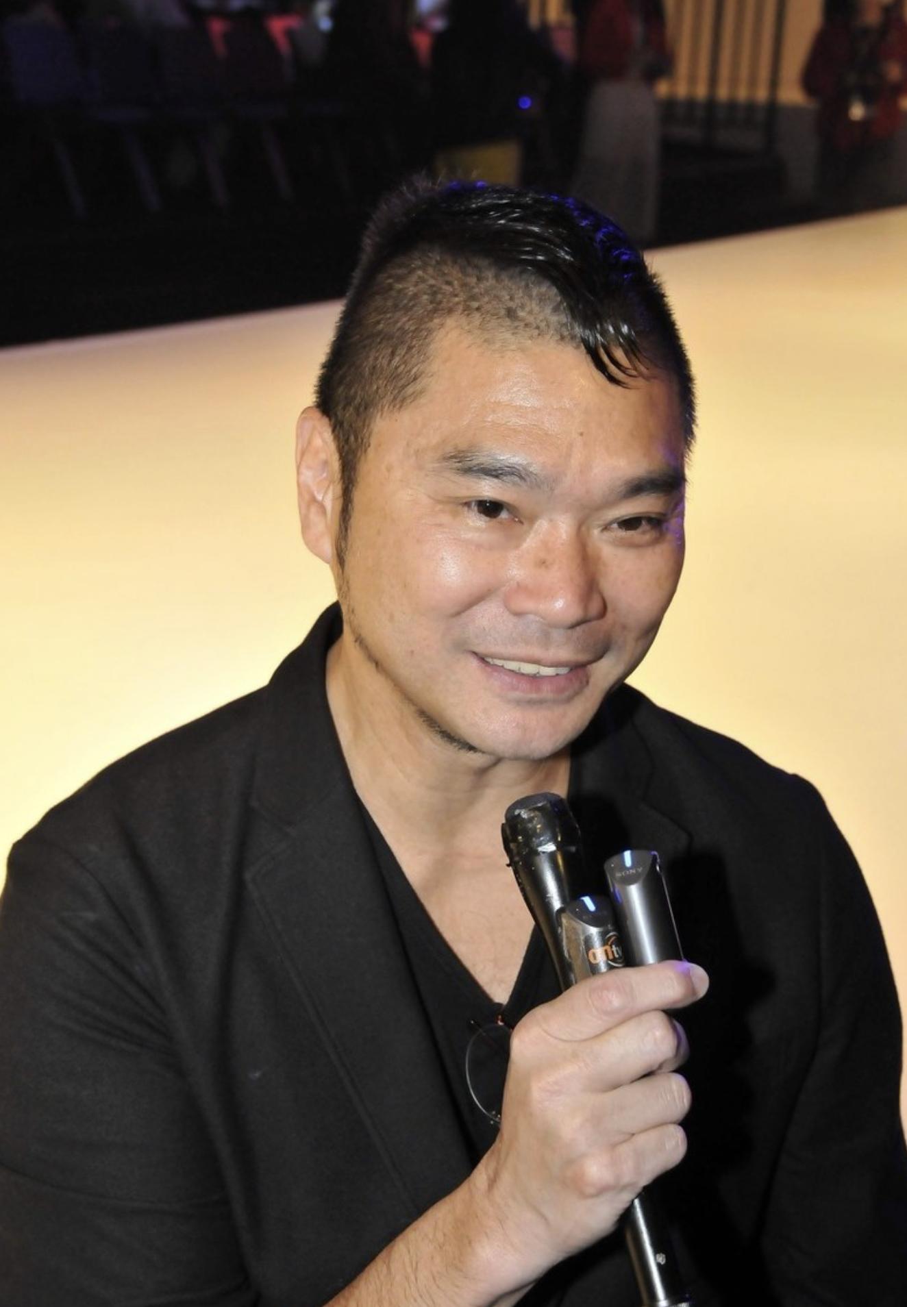 Deng Dazhi celebrated her husband's sweet birthday, and the two of them ...