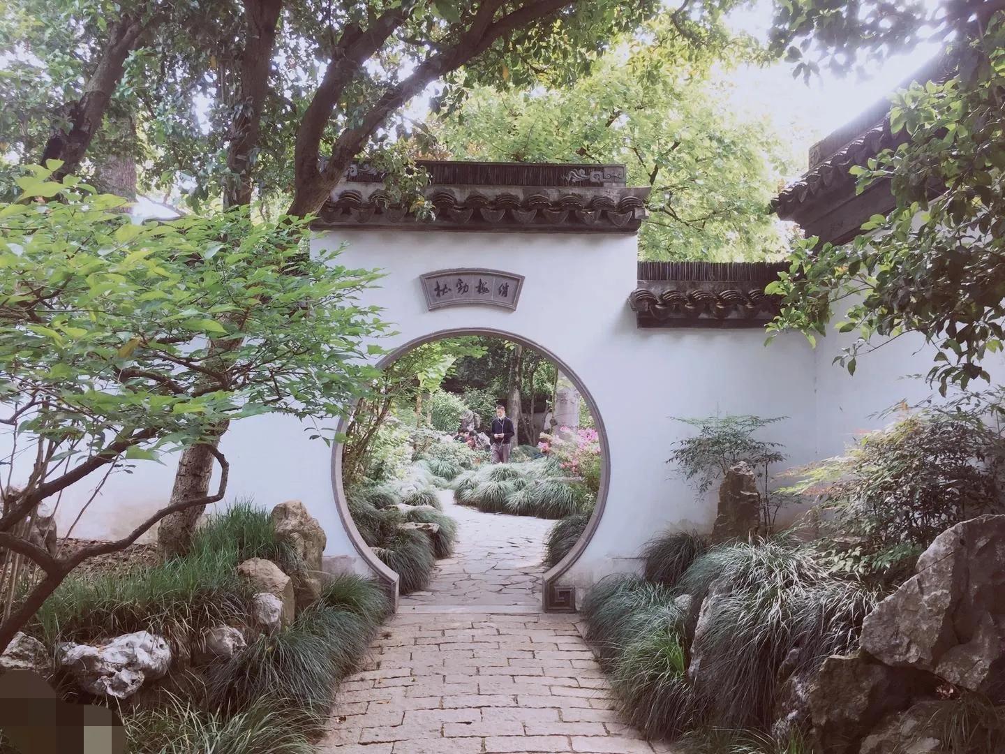 Shanghai Qingpu Qushui Garden, the best-preserved ancient garden, was ...