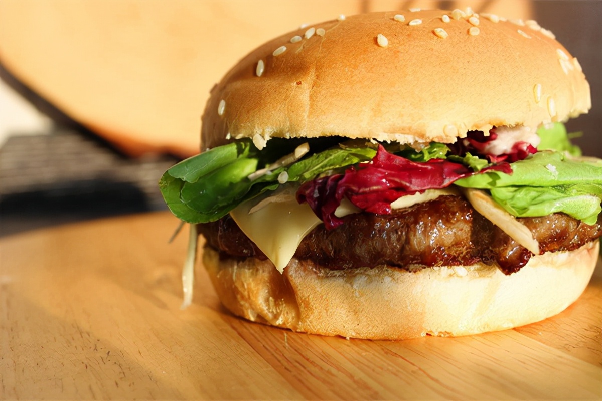 Dare to eat?A Swedish restaurant launches "human-flavored" burgers with ...