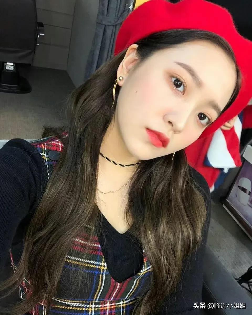 Kim Ye-rin, a Korean girl with a gentle atmosphere. She is 20 years old ...