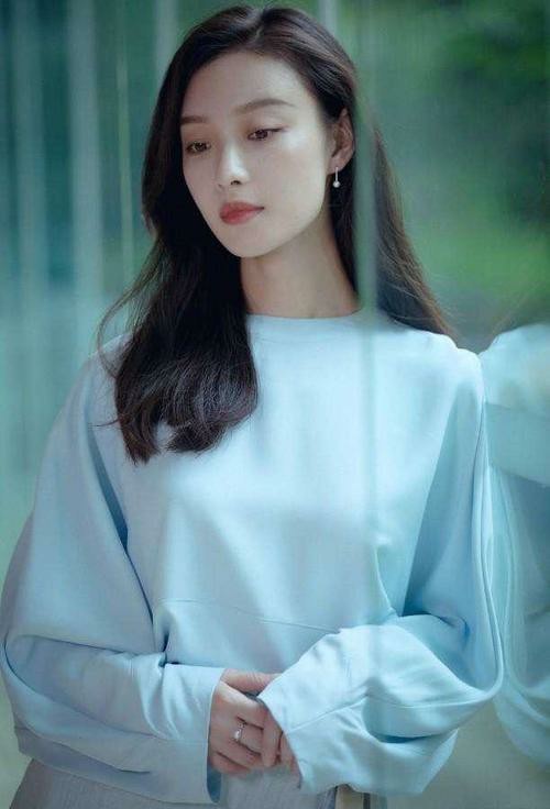Beautiful photos of Ni Ni with unique temperament, glamorous and ...