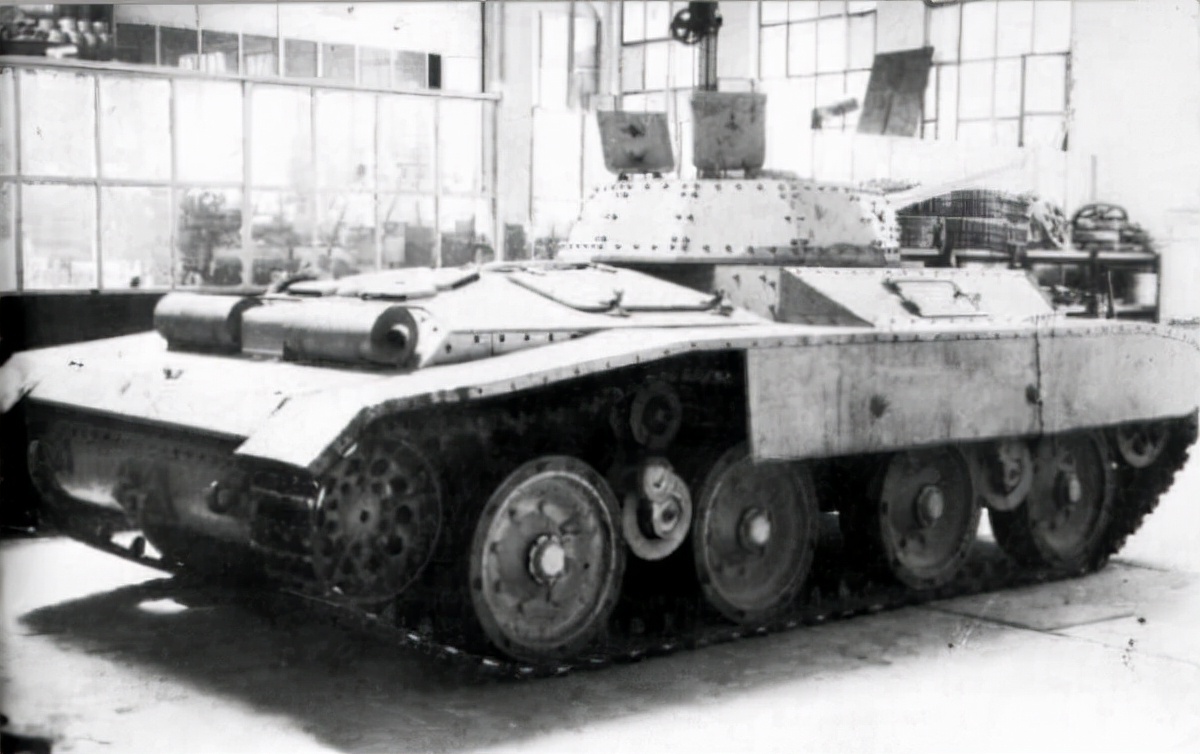 Italian M16/43 medium tank of World War II - iMedia