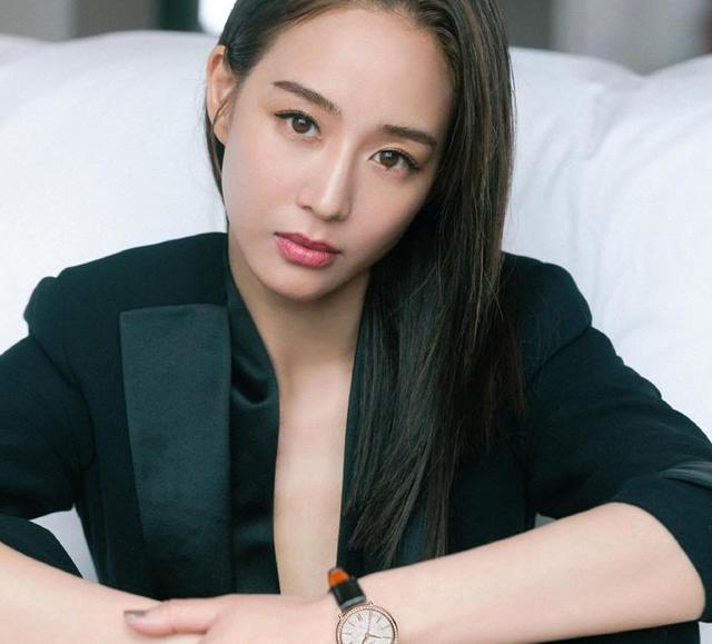 39-year-old Zhang Juning wore non-marking trousers for running, his ...