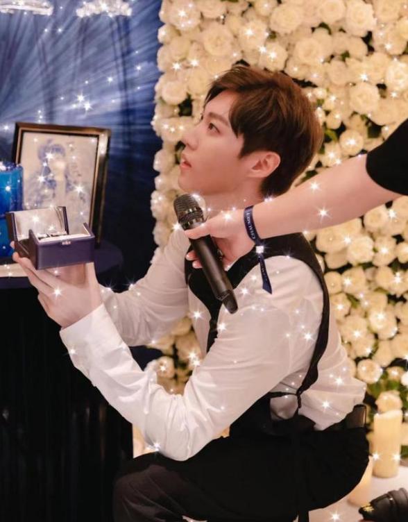 Qiuqiu was proposed by her boyfriend!The man's identity is deeply ...