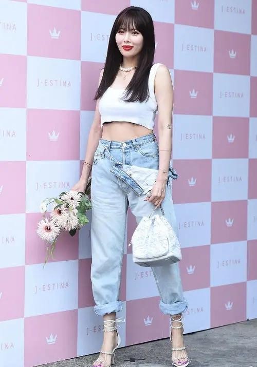 To wear and wear, jeans are more suitable for the winter, and these ...