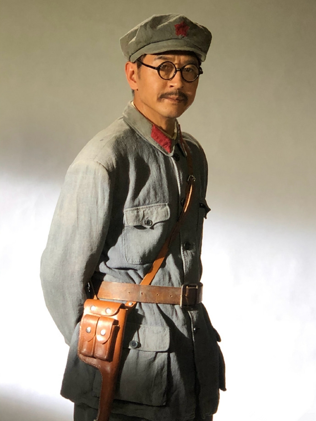 Guo Xiaofeng's "Glory and Dream" hits the air, launches the theme song "Love of Birth" - iNEWS