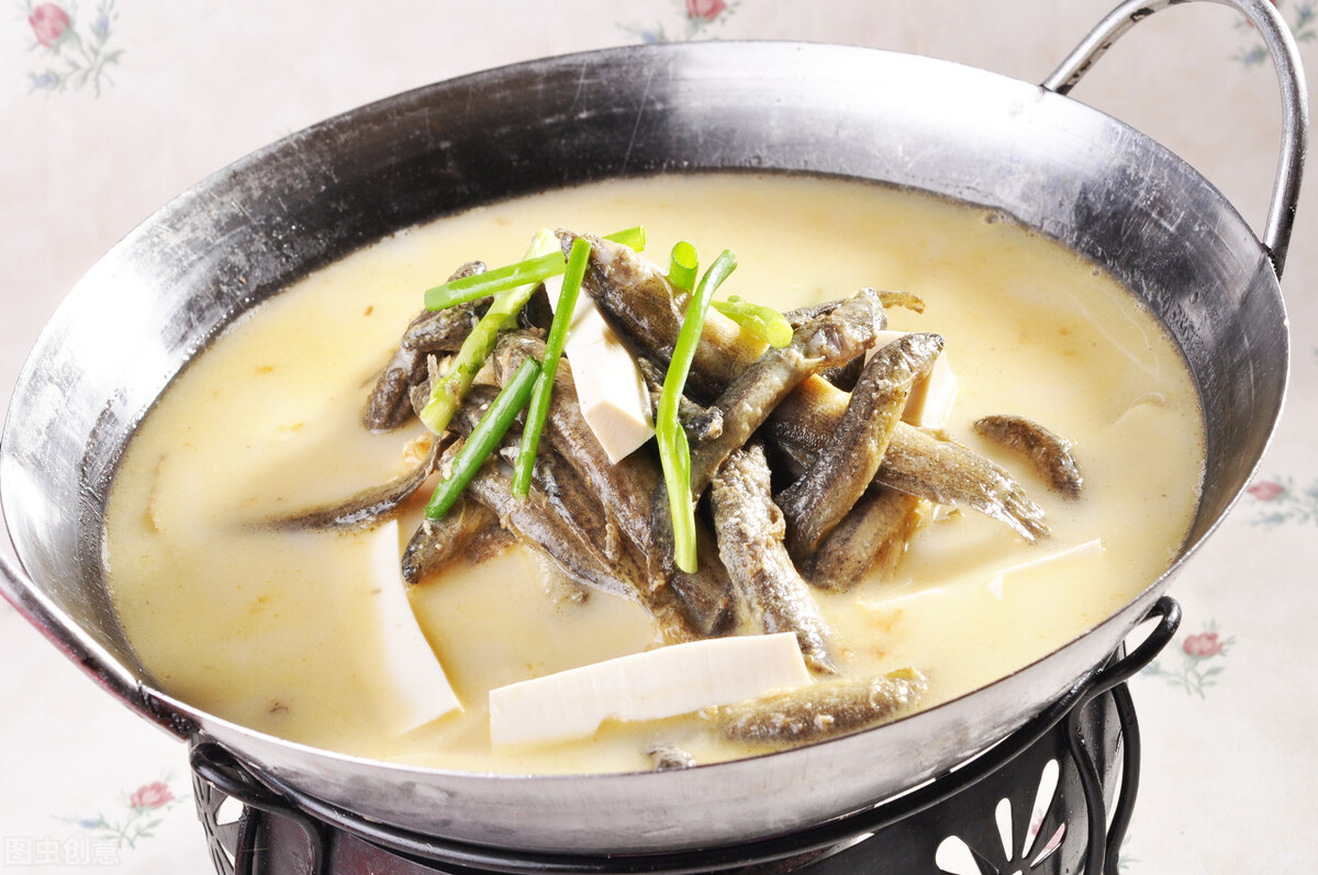 Put the loach and tofu into the pot, will it make the loach tofu?The ...