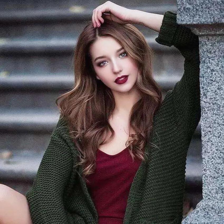 Russian beautiful girl Angelina Danilova!Not only beautiful but also so ...