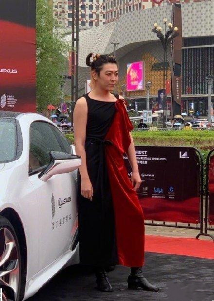 What is confusing or art show? Jiang Sida fans will take another way ...