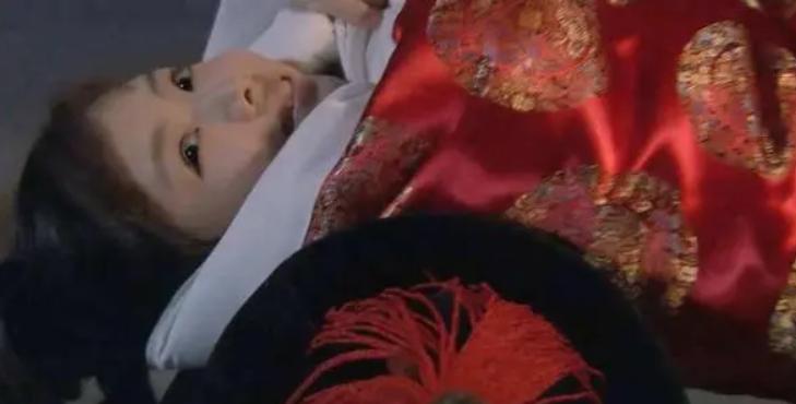 When the ancient concubine waited for bedtime, why had to wrap a quilt ...