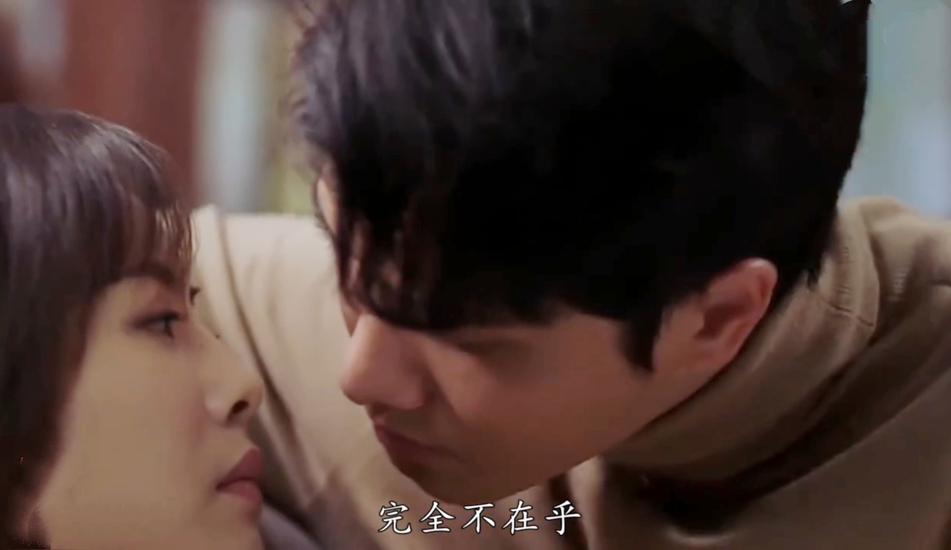 Under the sun: Feng Xiaosheng forcibly married Ke Ying, Ke Ying fell ...