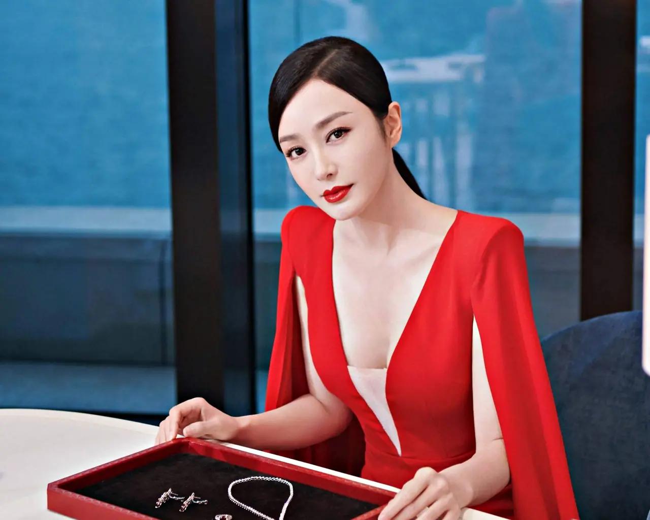 Qin Lan is beautiful and glamorous goddess - iNEWS