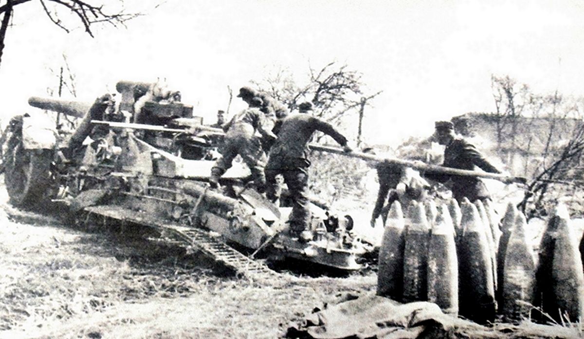 The 210mm Mörser 18 heavy mortar gun of the German artillery of World ...