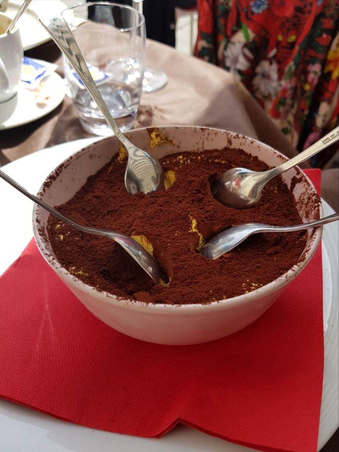 Cuttlefish sauce noodles and seafood spaghetti in Venice, Italy!Let me ...