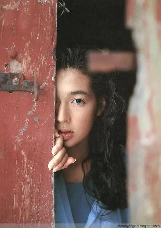 An Illustrated Book of Beautiful Girls in the Showa Period - iNEWS