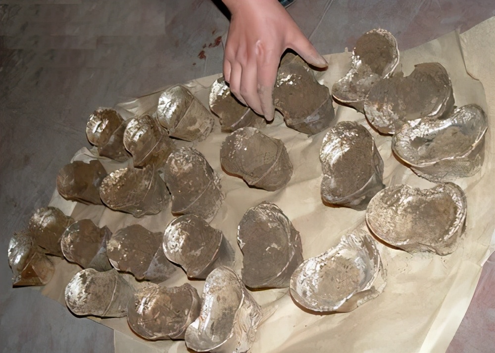 The fifteenth episode of the vernacular "Jin Ping Mei" Ximen Qing got ...