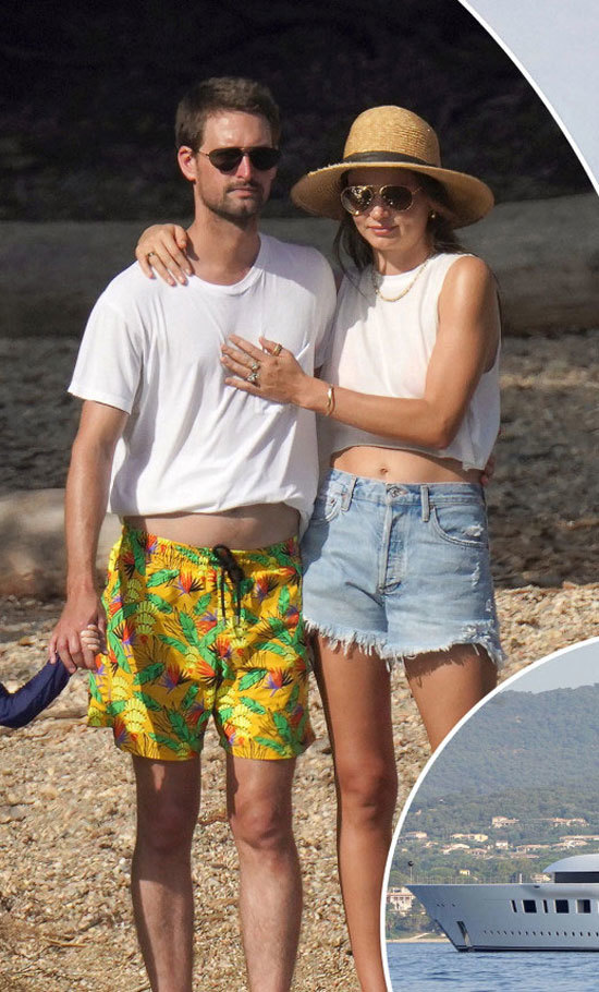 Miranda Kerr takes a yacht, the supermodel's posture has not changed ...