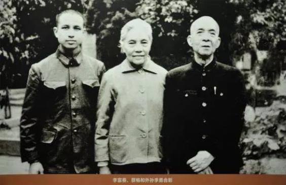 Yang Changji said that he was shoulder to shoulder with Mao Zedong, his ...