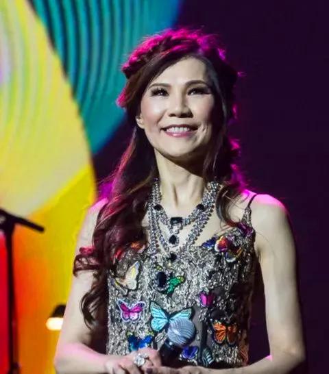 Lei Anna's "Old Dreams Don't Need to Remember", life is long, why not ...