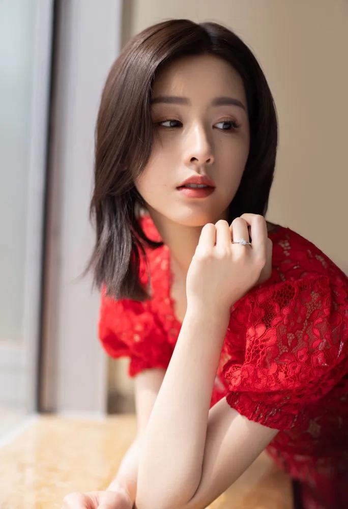 Pure, Elegant, Sexy and Charming——Chen Duling - iMedia