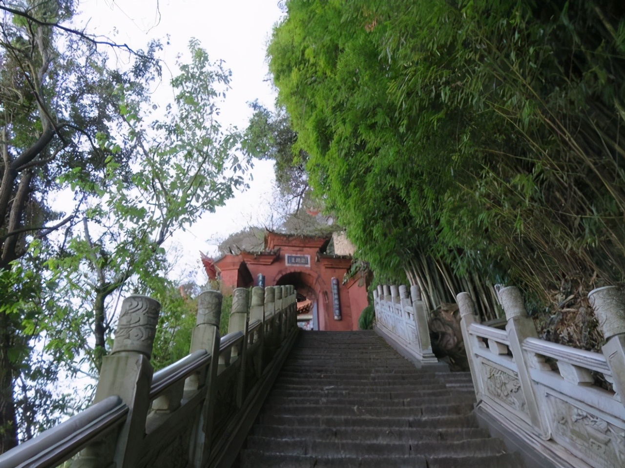 The Dragon Gate of Xishan Mountain, the top of the scenic spots in ...