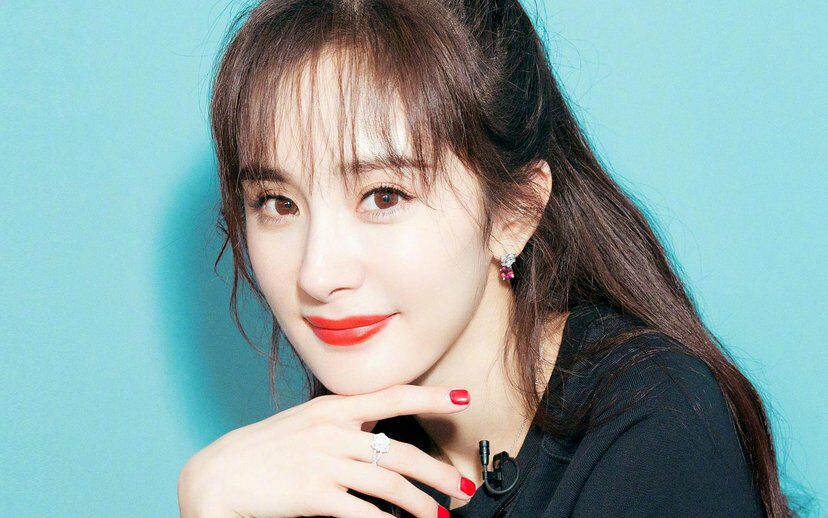 Riding the wind and breaking the waves, Zhou Bichang, she's outstanding ...