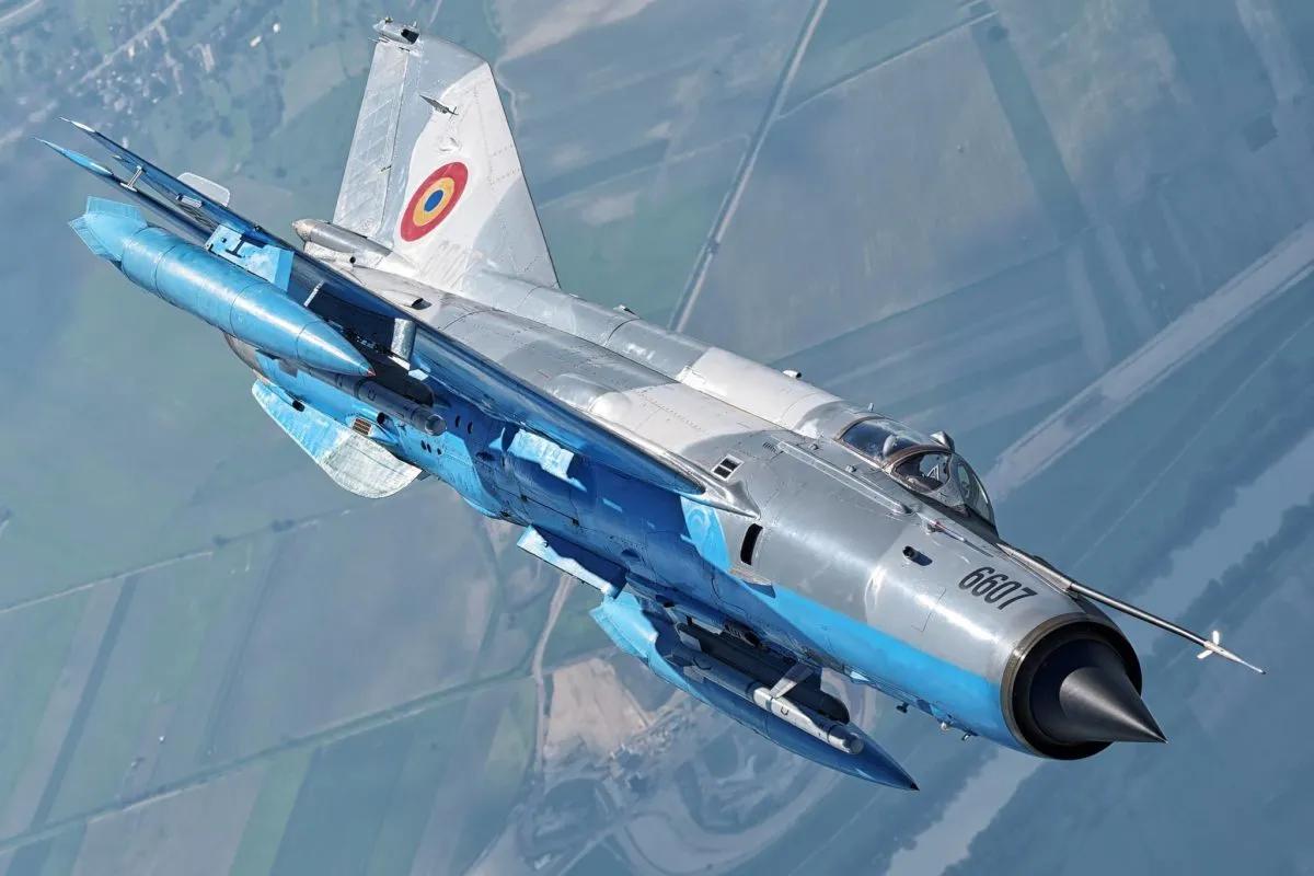 Introduction to the classic fighter: MiG 22 - iMedia