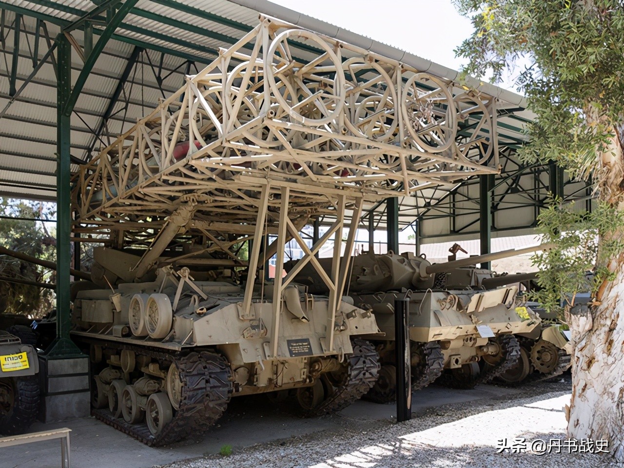 Israel's MAR-290 rocket launcher system, the range is not powerful ...
