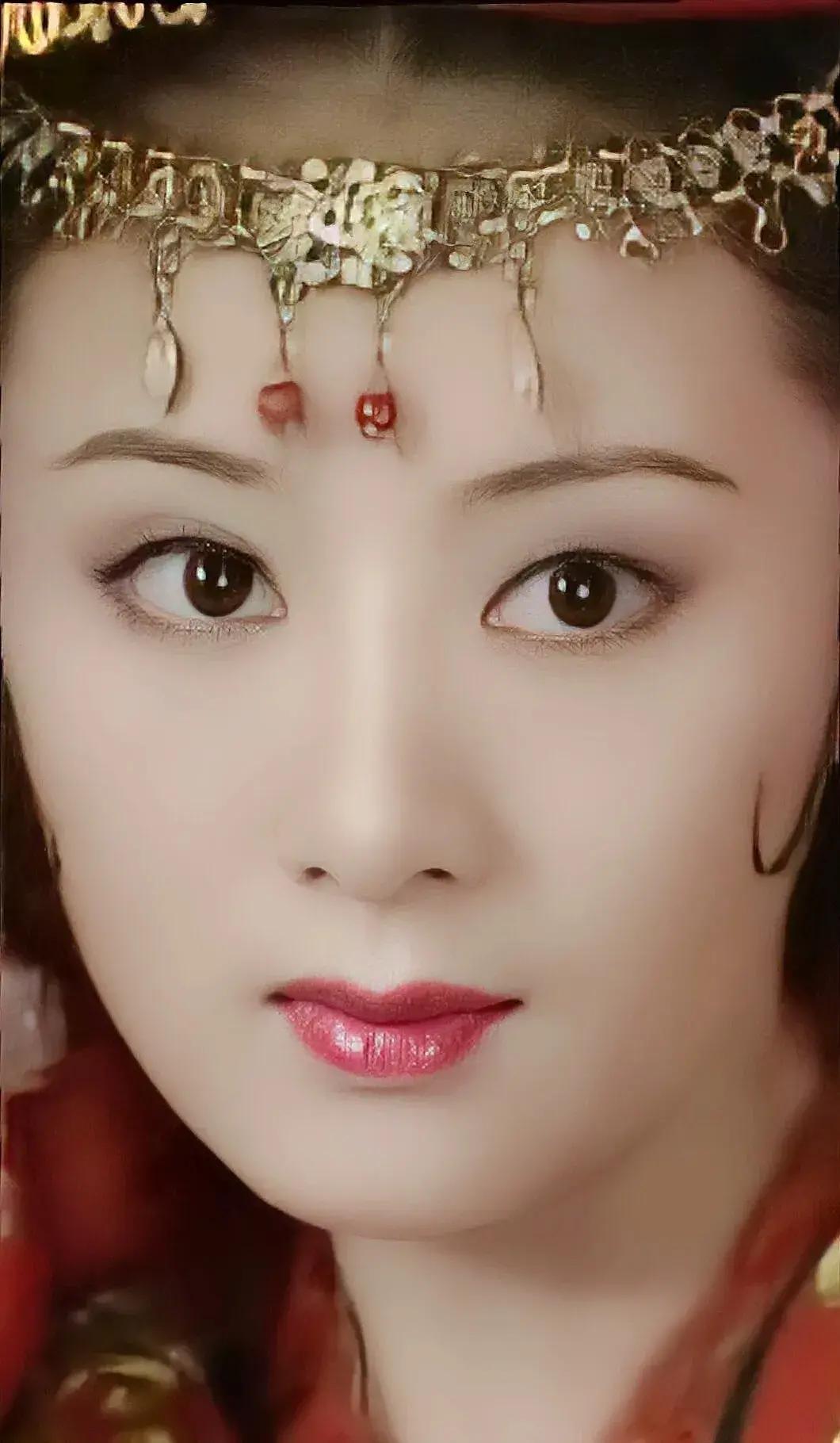 Pretty little Li Lin - iNEWS