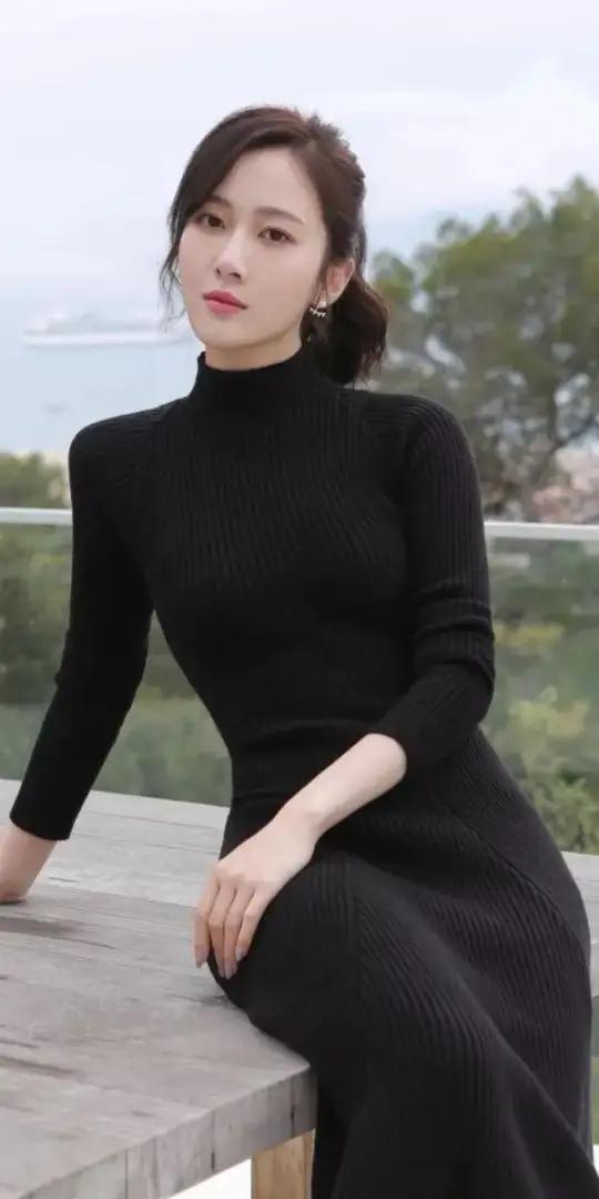 The former Beijing Film School flower Yang Xinying is sweet and lovely ...