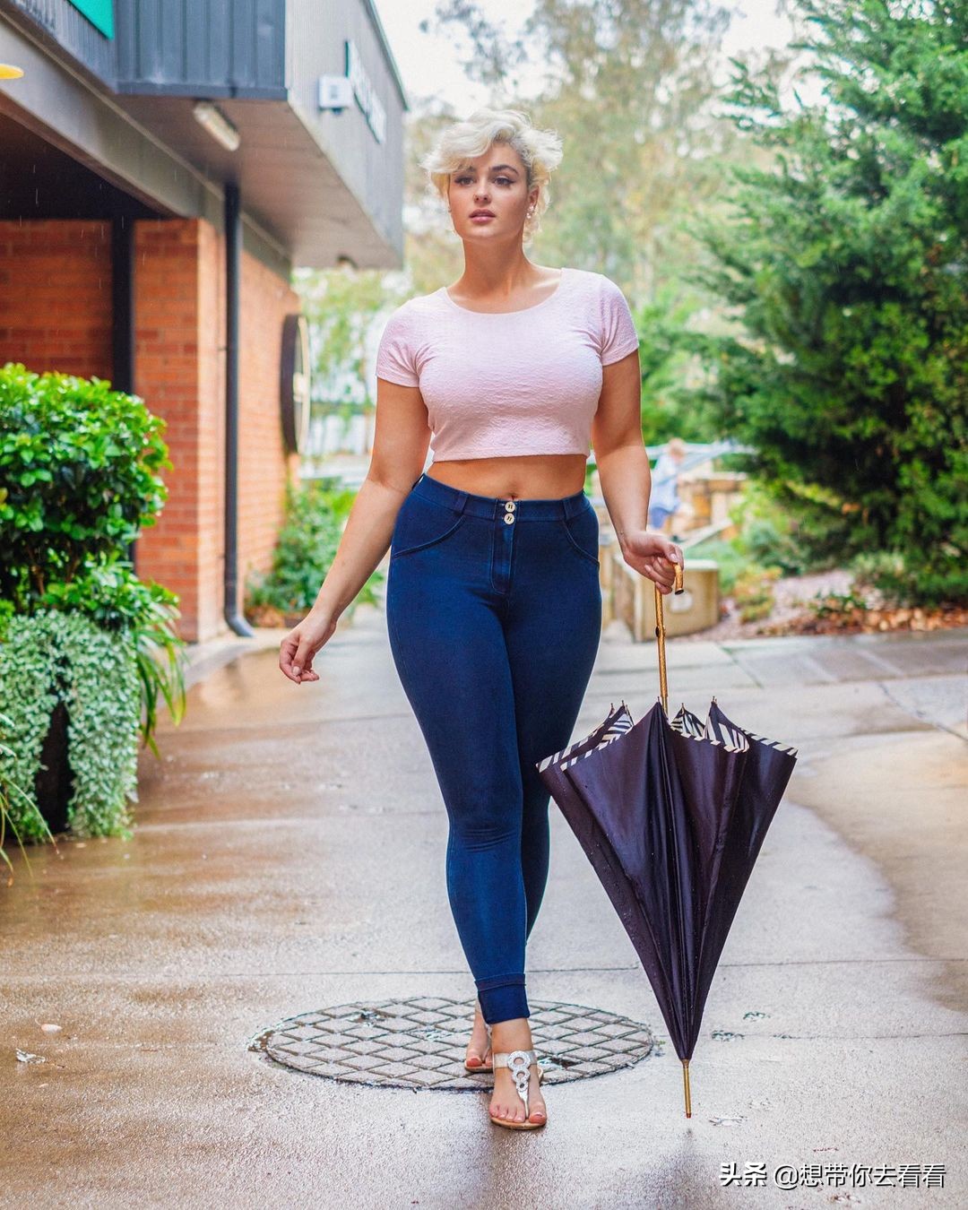 She is a large-size model, mature, confident, and full of charm - iNEWS