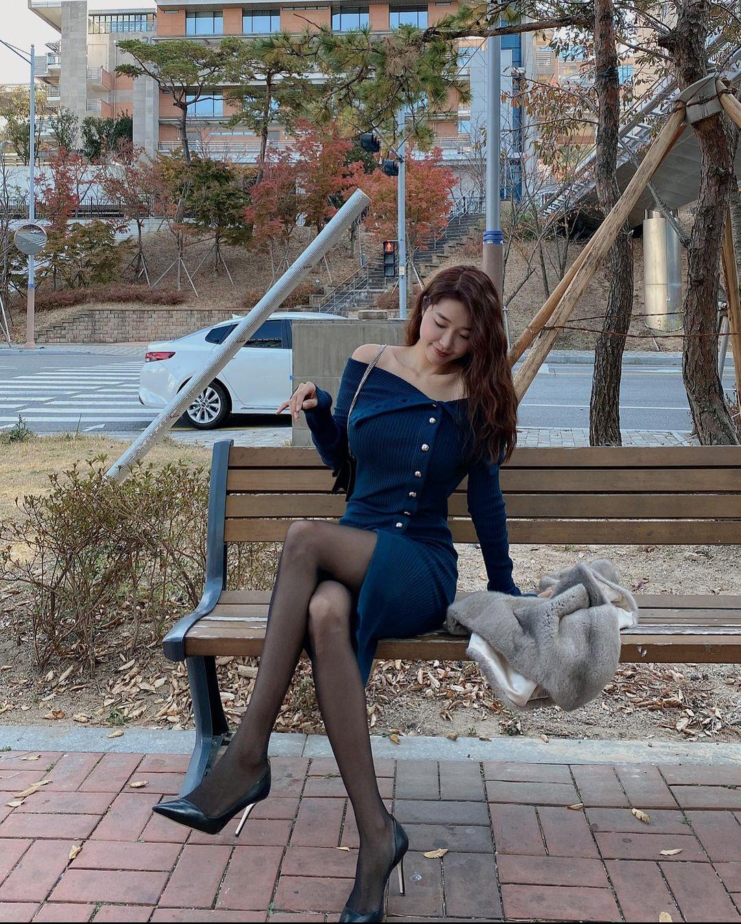 Korean yoga instructor, the figure is full of charming temperament ...