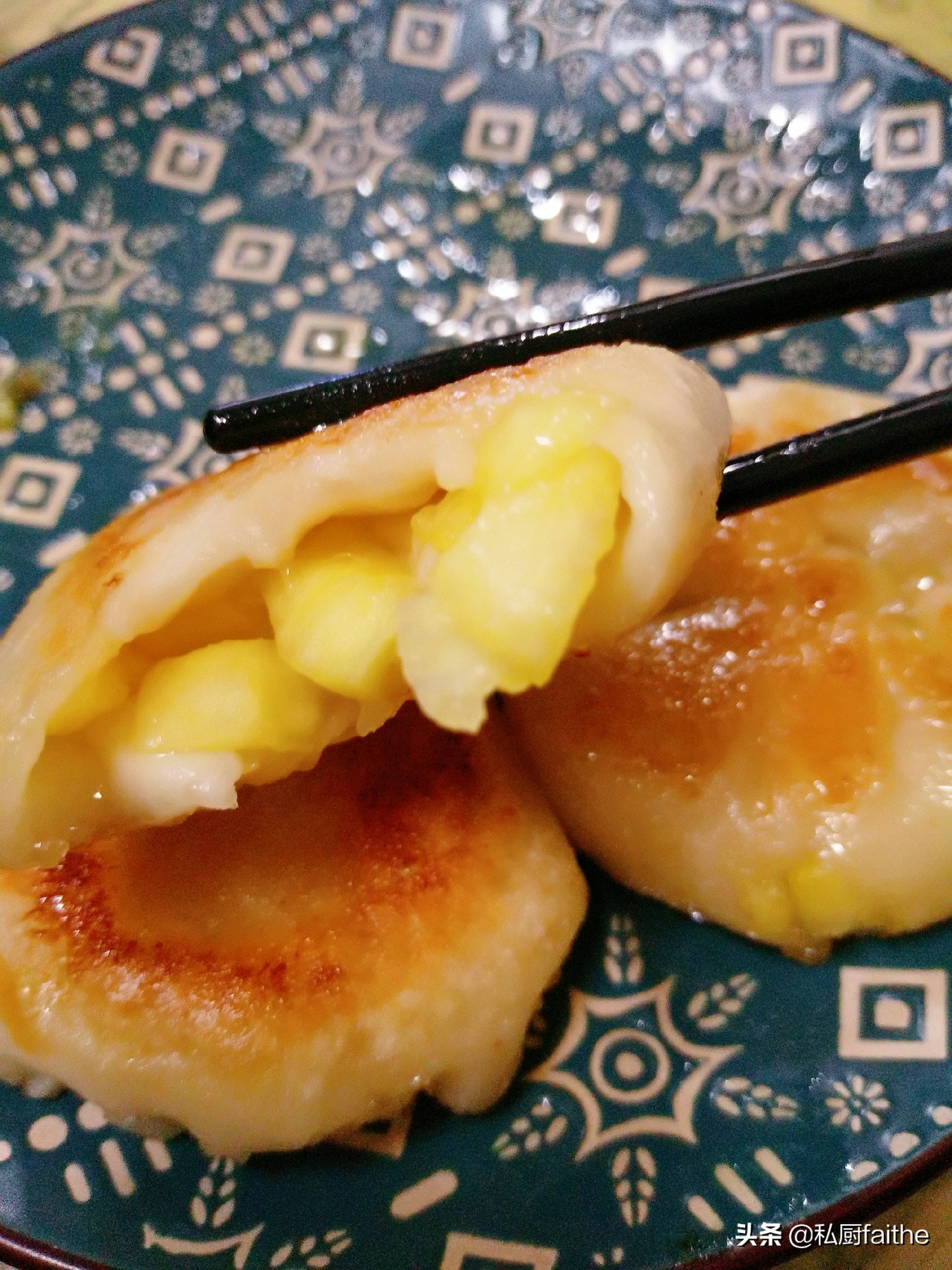 A combination of Chinese and Western glutinous rice apple pie, soft and ...